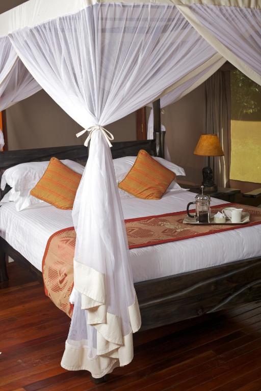 Ashnil Mara Camp Deluxe Triple Room - Reservations Africa